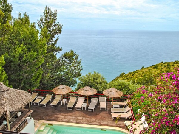 Beautiful Private Villa With Hot Tub, Private Pool, Wifi, Tv, Patio, Pets Allowed And Parking - Sperlonga