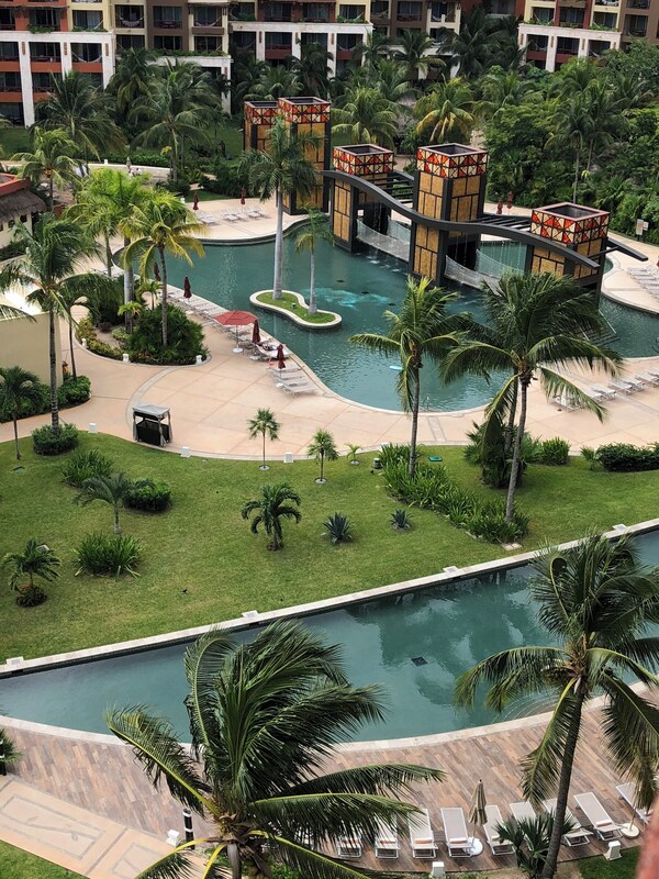 2-bedroom Resort In Cancun, Luxury Adult & Children Pools, 7+ Restaurants - Cancún