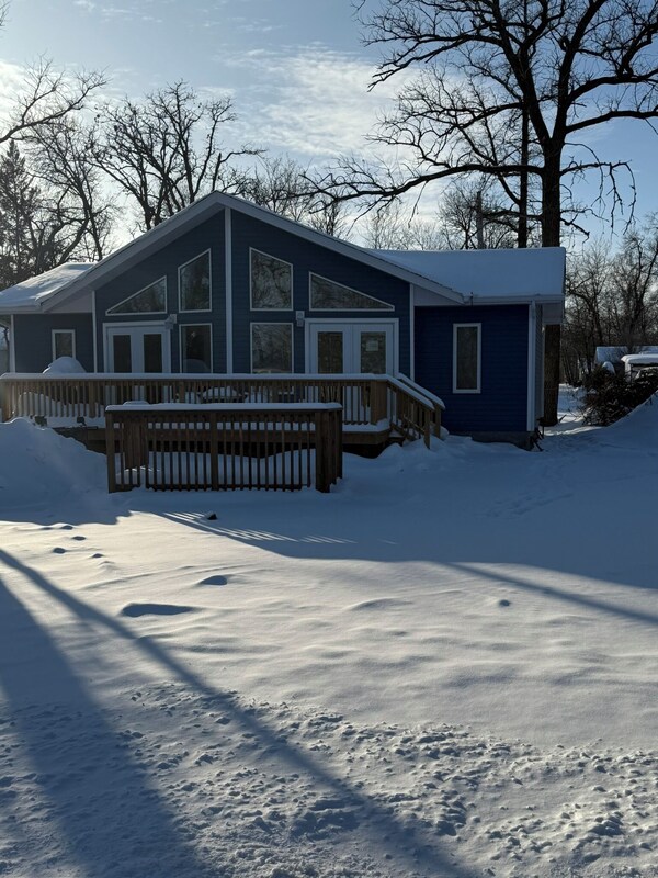 Lake Winnipeg Retreat In Matlock, Mb - Manitoba