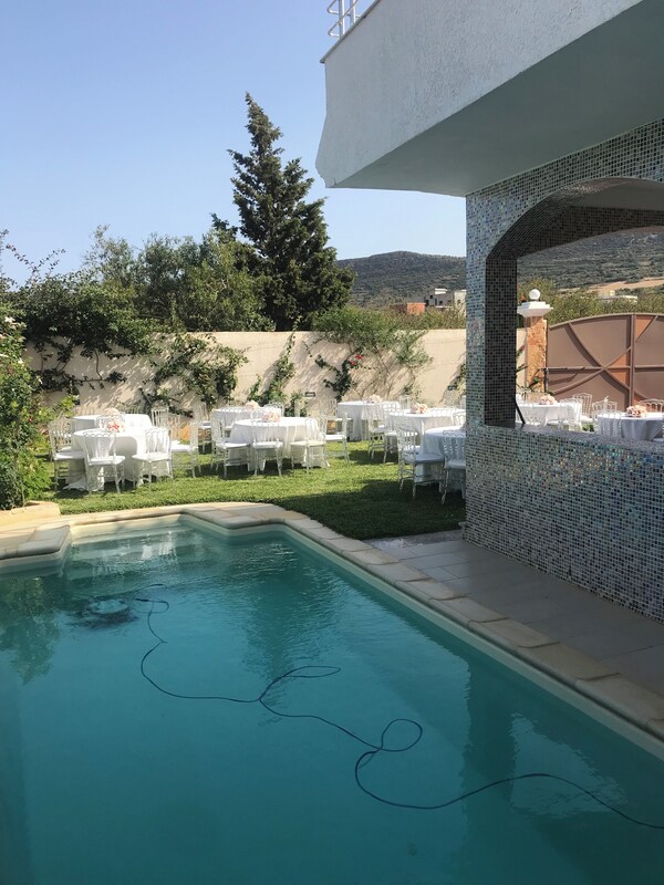 Villa 250 M2 Sur Terrain 800 M - Tunisie