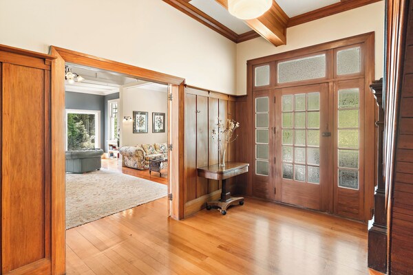 Master Bedroom @ Te Rangi Lodge 5 Mins Of Sh3. Evening Meals Available. Pets Ok. - New Zealand