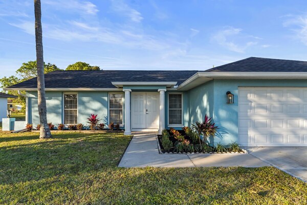 Seaside Coral 3/2 Pool & Hot Tub - North Fort Myers, FL