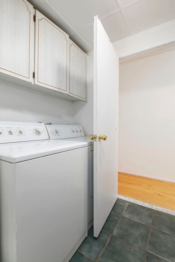 Cozy 2br In Plateau Mont-royal | Downtown Mtl - Montreal