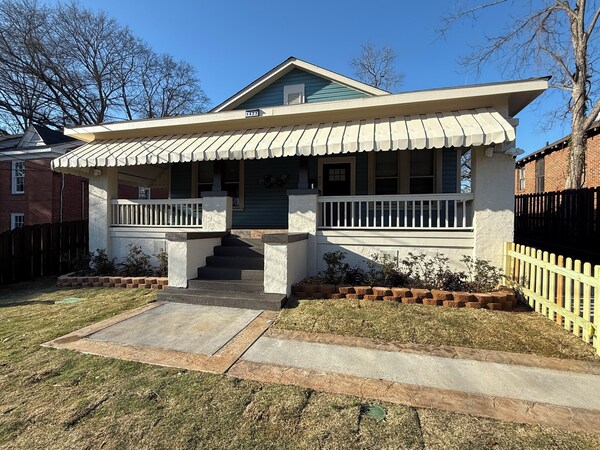 Fully Renovated Charming 2-bedroom With Full Kitchenin Amazing Montgomery - Montgomery, AL
