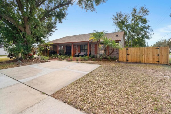 Stylish & Cozy King Bed Retreat @ Baldwin Park - Winter Park, FL