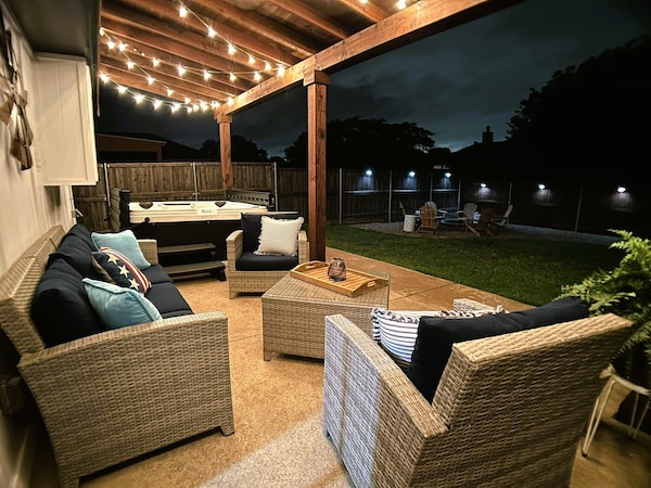 Stunning Newly Renovated Family Friendly Home W/hot Tub, Fire Pit + Game Room - Allen, TX