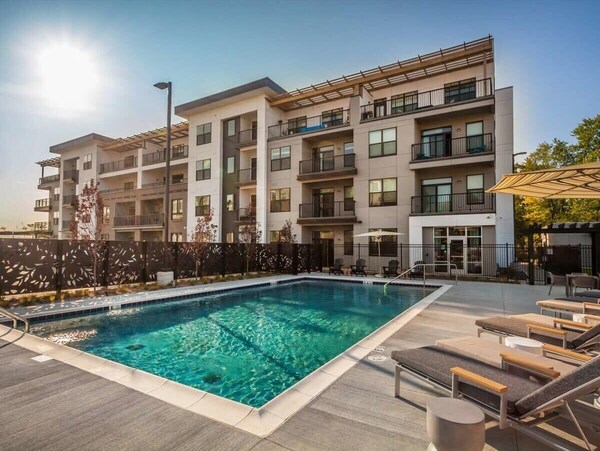 Cozysuites Modern 1br, Nora Indianapolis #7 - Carmel, IN