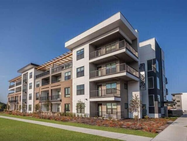 Cozysuites Modern 2br, Nora Indianapolis #10 - Indianapolis, IN