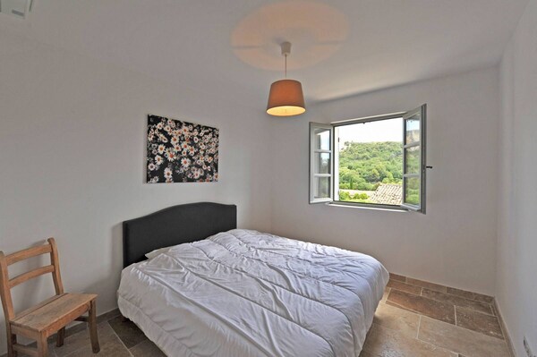Spacious 4 Bedroom Mas With Ac, Wifi, Wonderful View In A Nice And Quite Place - Joucas