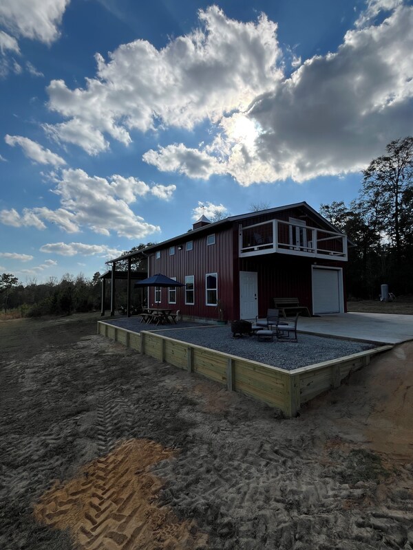 Nestled In The Middle Of 78 Acres Young Planted Pine Trees. Quiet And Secluded. - Cairo, GA