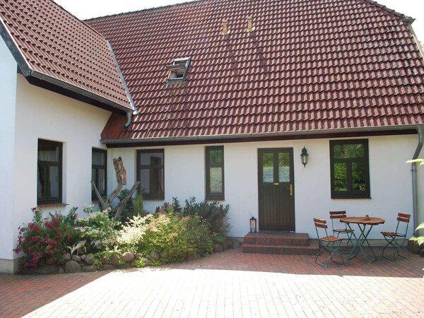Wohnung In Dargun Mit Pool Und Terrasse - Dargun