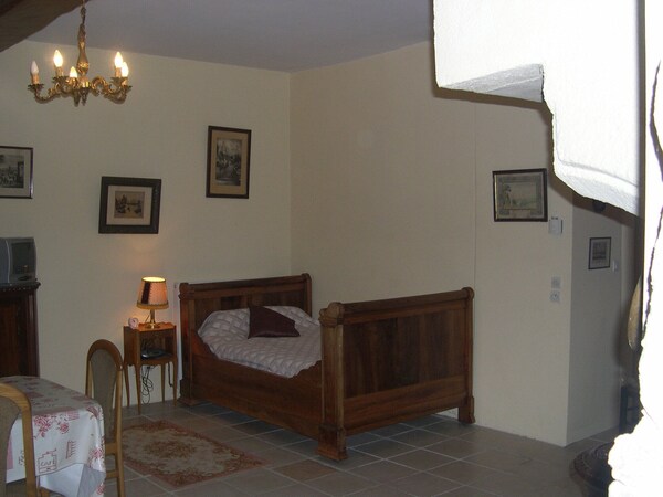 In The Heart Of Morvan. In The Village Square. A Few Kilometers From Mont Beuvray - Millay