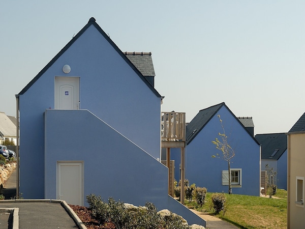 Apartment In Brittany Near Pentrez Beach - Cast