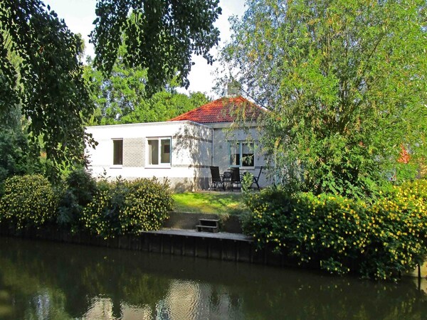 Villa In Den Niederlanden Mit Eigenem Steg - Nordholland