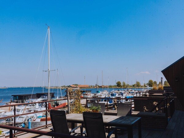 Fraai Penthouse Met Uitzicht Over Het Meer - Uitgeest