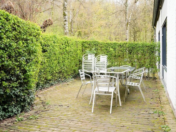 Spacious Group Getaway With Garden - Maastricht