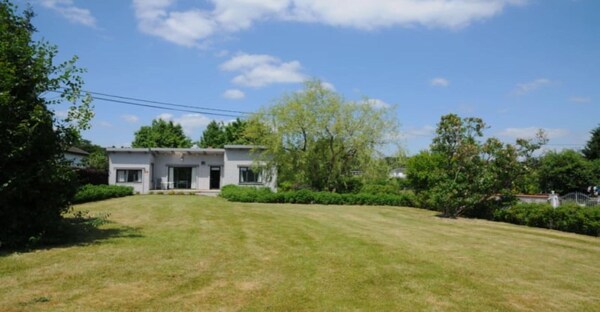 Bungalow Spacieux Avec Grand Jardin - Marche-en-Famenne