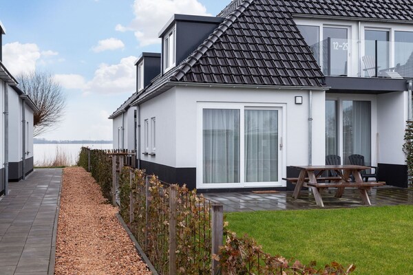 Modern Flat At The Sneekermeer Lake - Sneek