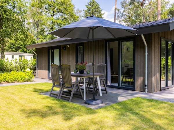 Mooie Lodge Met Mooi Terras In Brabant - Oirschot