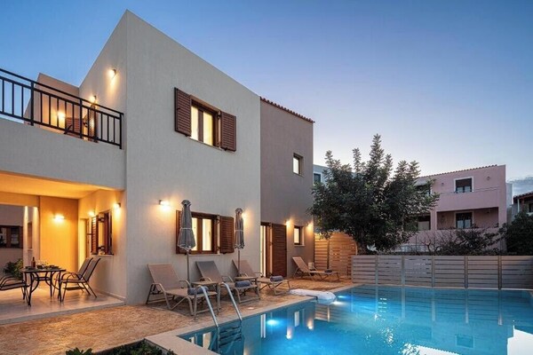 Villa With Private Pool - Ретимно
