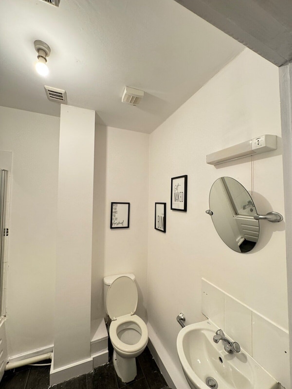 Sleek City-center Apartment - Southampton