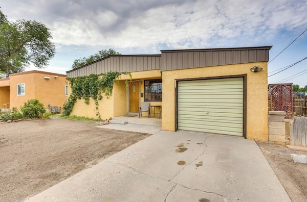 700ft From Starbucks! Townhouse ! Central Location! - Tilt, Farmington