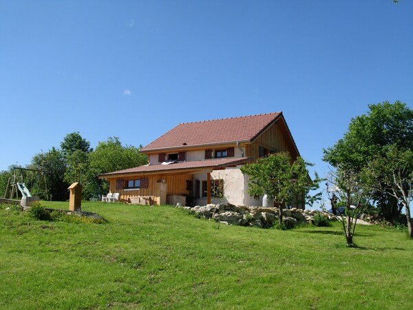 Gîte 'La Valentine', Secluded Country House In The Heart Of Nature - Le Locle
