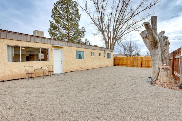 Sierra Vista Hideaway! Pets! Near Mall + Free Dinner! - Bloomfield, NM