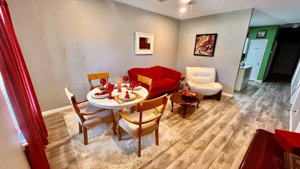 Cozy 3 Bedroom Country Place - Houston George Bush Airport (IAH)