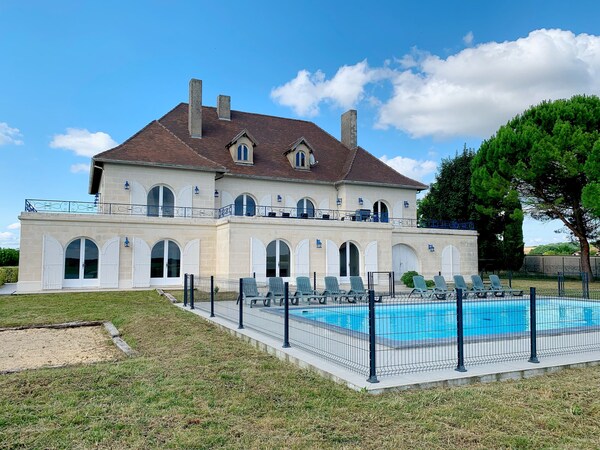 Villa De Caractère Avec Grande Piscine Dans Havre De Paix à 5min Des Commodités - Casteljaloux