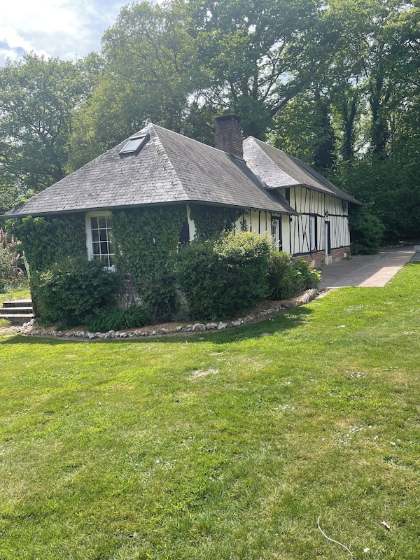 The Grange Du Petit Bois, A Beautiful Old Norman Building - Normandie