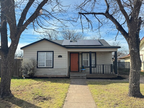 3 Bd Retreat - 5 Mins From Downtown-sleeps 12- Tx Hospitality Amenities! - Abilene