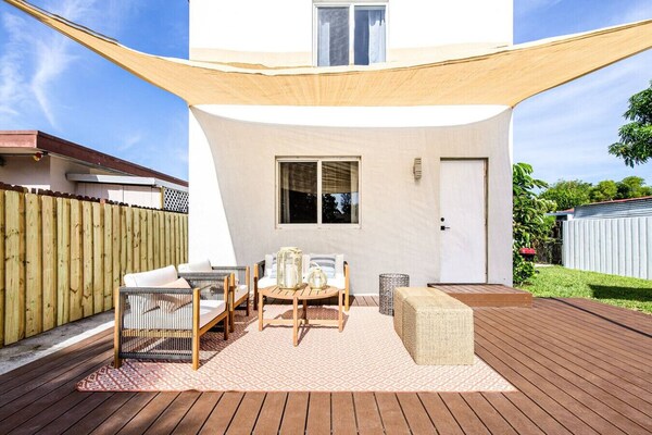 6br Villa W/ Pool, King Beds & Top Amenities! - Miami, FL