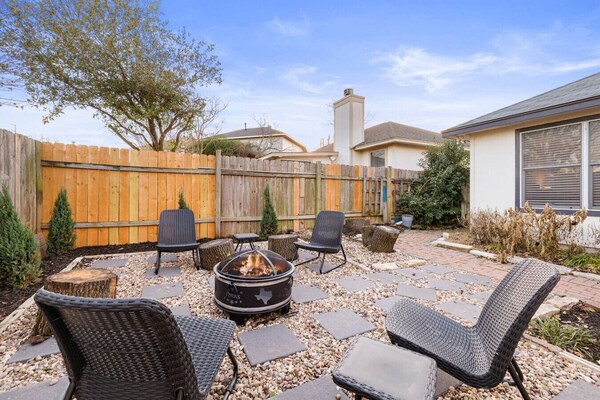 Cozy 3 Bedroom Home Conveniently Located - Austin, TX
