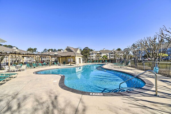 Walk To Crow Creek Golf Club: Condo W/ Pool! - Sunset Beach, NC