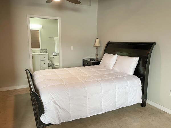 Cozy Studio In Delightful Downtown Jonesboro With Ac, Wifi - Arkansas State University, Jonesboro