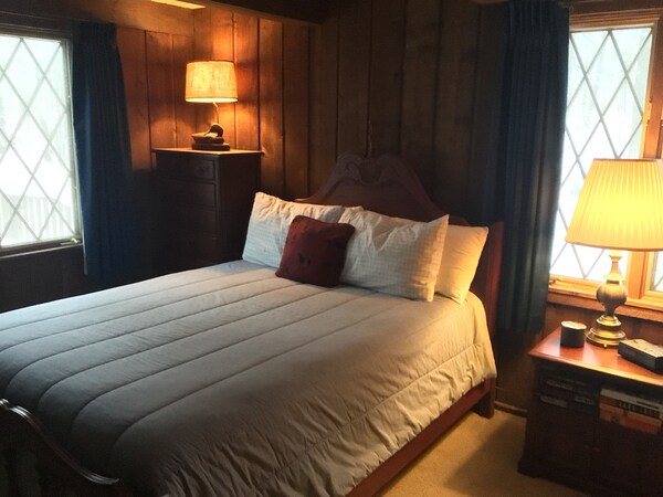 Classic Chalet Adjacent To Nubs Nob And Boyne Highlands - Harbor Springs, MI
