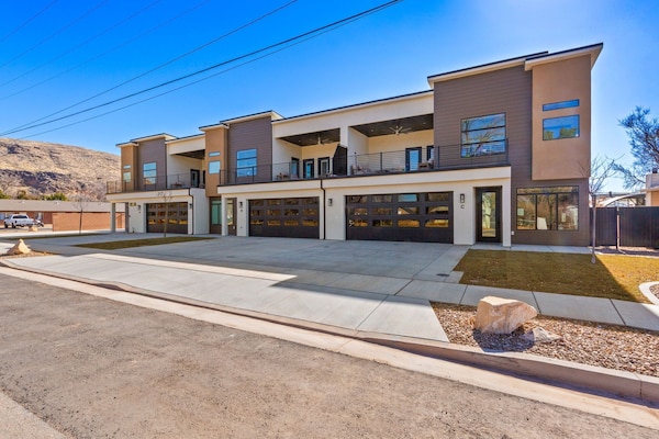C-new Townhome With Pool, Downtown 1 Block From Restaurants, Pickle Ball! - Hurricane, UT