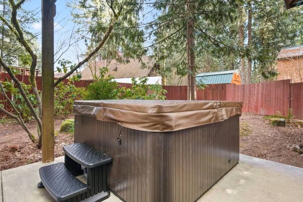 Pet Friendly Retreat | Hot Tub & Games On Mt Hood - Oregon