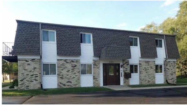 Fully Furnished 2 Bedroom/1bathroom - West Bend, Wi - Jackson, WI