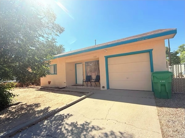 Fairview Hideaway! Fenced Yard! Free Dinner! - Farmington, NM