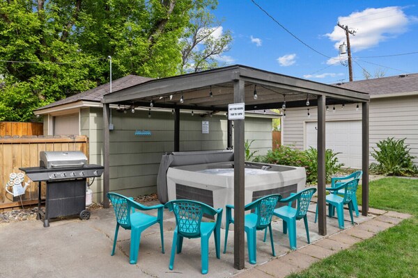 Bo's 2 Bedroom With Hot Tub And Washer & Dryer. - 比靈斯