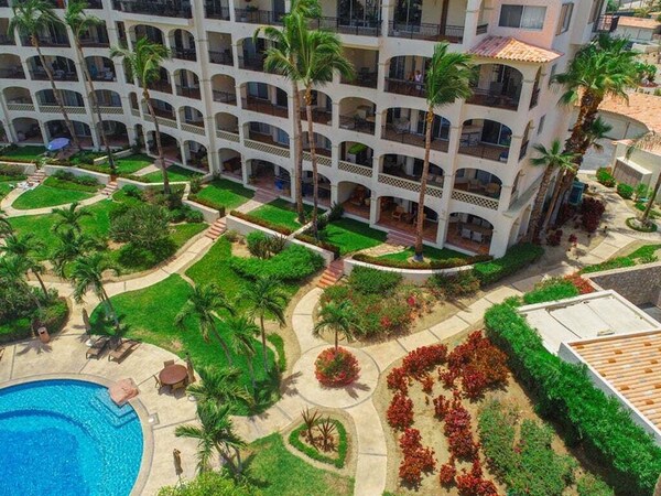 Paradise Awaits. Two Master Suites In Enchanting San José Del Cabo Beachfront - San José del Cabo