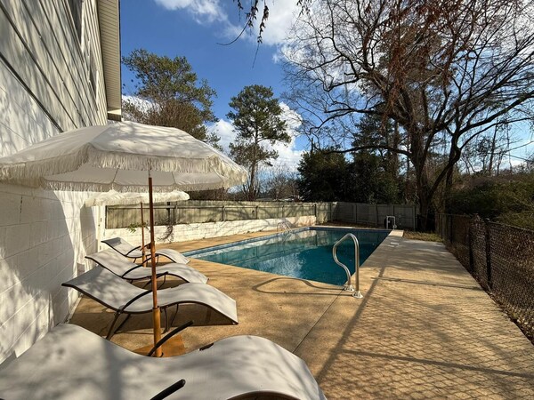 Creekside Escape  Spacious 5br With Pool & Bbq - Columbus, GA
