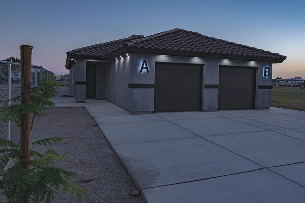 Charming 2-bedroom House With Ac, Wifi In Enjoyable Somerton. - Yuma, AZ