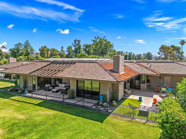 Modern Desert Living At Its Finest In This Remodeled 2 Bed, 3 Bath Home! - Rancho Mirage, CA