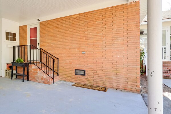 < 2 Mi To East Carolina University: Family Home - Greenville, NC