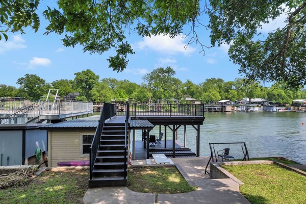 Casa Linda - Boat Lift, Guest House, & Pool Table - Marble Falls, TX