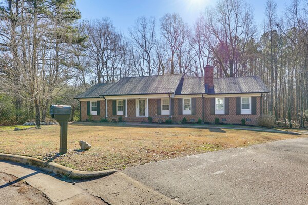 Family Friendly: Chic Retreat In Rocky Mount! - Rocky Mount, NC