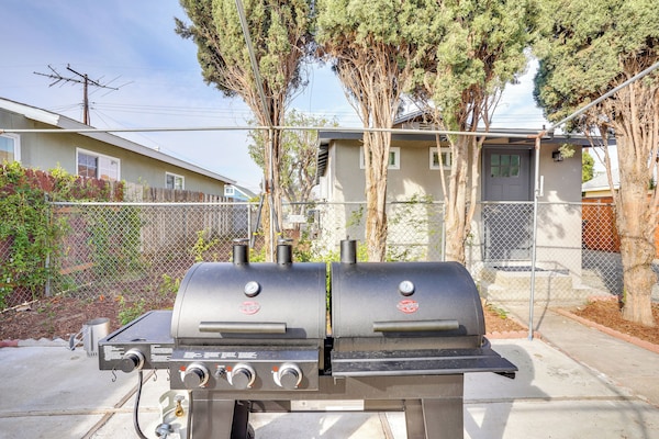 Pets Welcome: Sleek Abode In Santa Ana! - Costa Mesa, CA